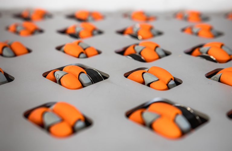 OMNIA™ Omni-wheel Conveyor Transfer Solution - TIPS